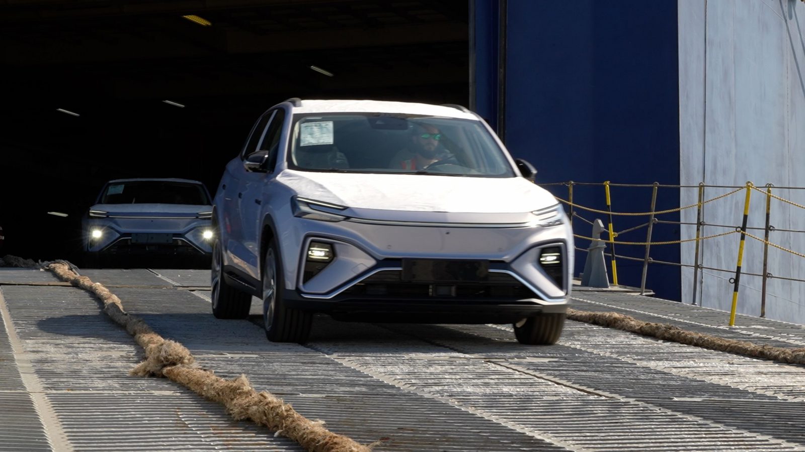Video: new MG Marvel R Electric arrives in port of Zeebrugge