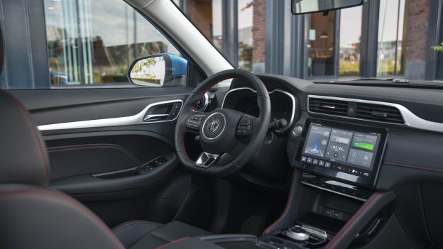 5 main differences previous vs. new MG ZS EV