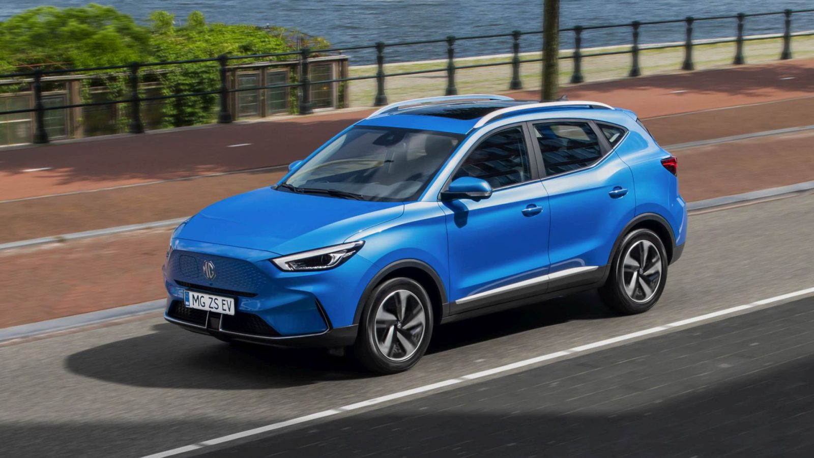 5 main differences previous vs. new MG ZS EV